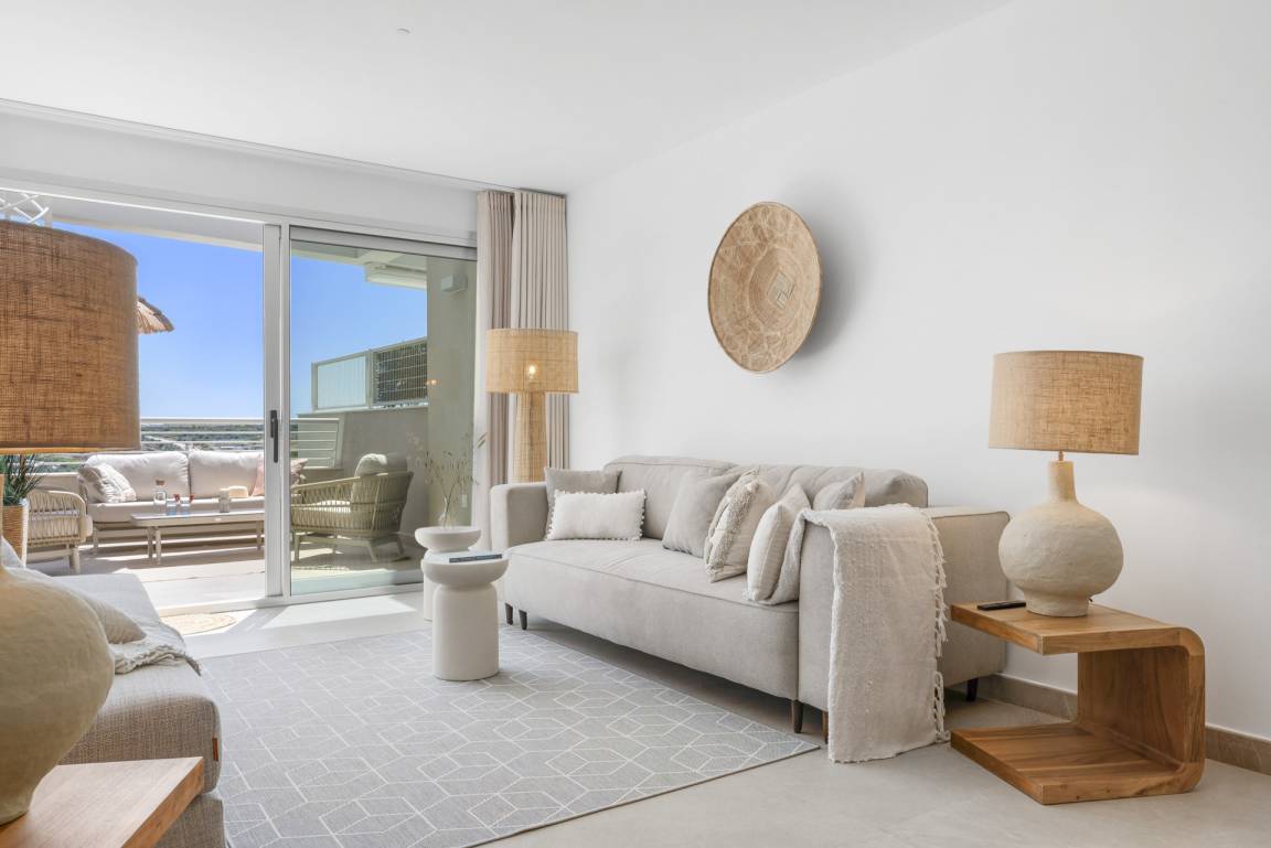 89 M² Apartamento ∙ 2 Habitaciones ∙ 4 Huéspedes - Estepona