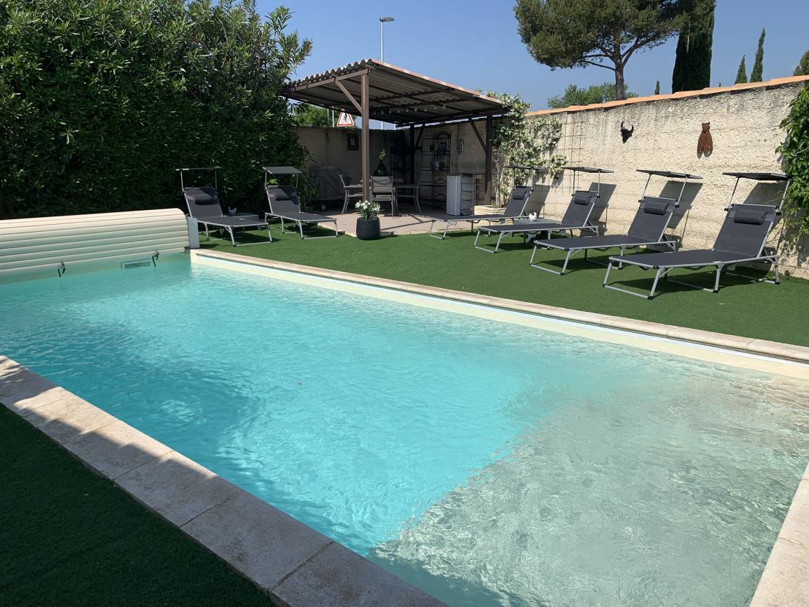 800 M² Maison De Vacances ∙ 3 Chambres ∙ 6 Personnes - Avignon