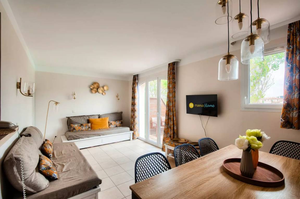 62 M² Ferienhaus ∙ 3 Schlafzimmer ∙ 8 Gäste - Charleval