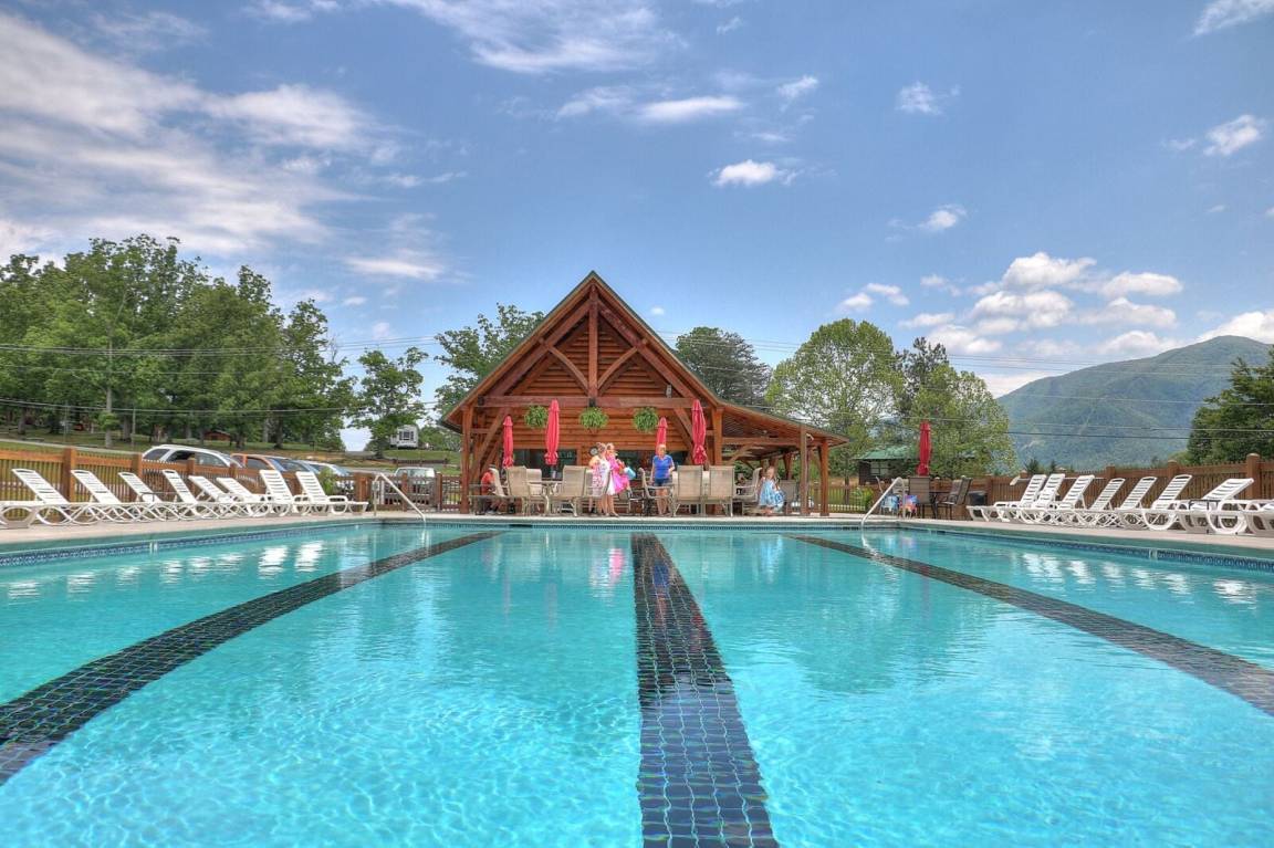 Cabin ∙ 3 Bedrooms ∙ 10 Guests - Townsend, TN