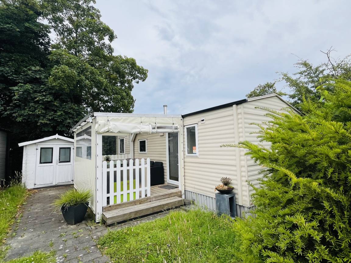 35 M² Chalet ∙ 2 Bedrooms ∙ 4 Guests - Zeeland