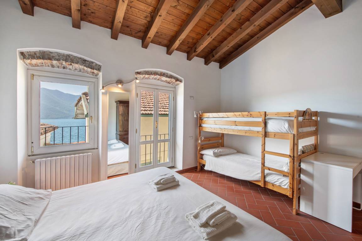 120 M² Apartment ∙ 2 Bedrooms ∙ 6 Guests - Iseo