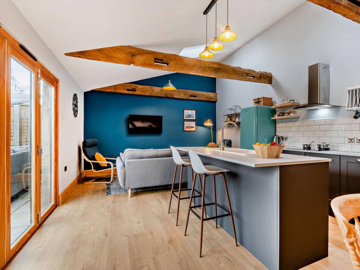 House ∙ 2 Bedrooms ∙ 4 Guests - Banwell Castle
