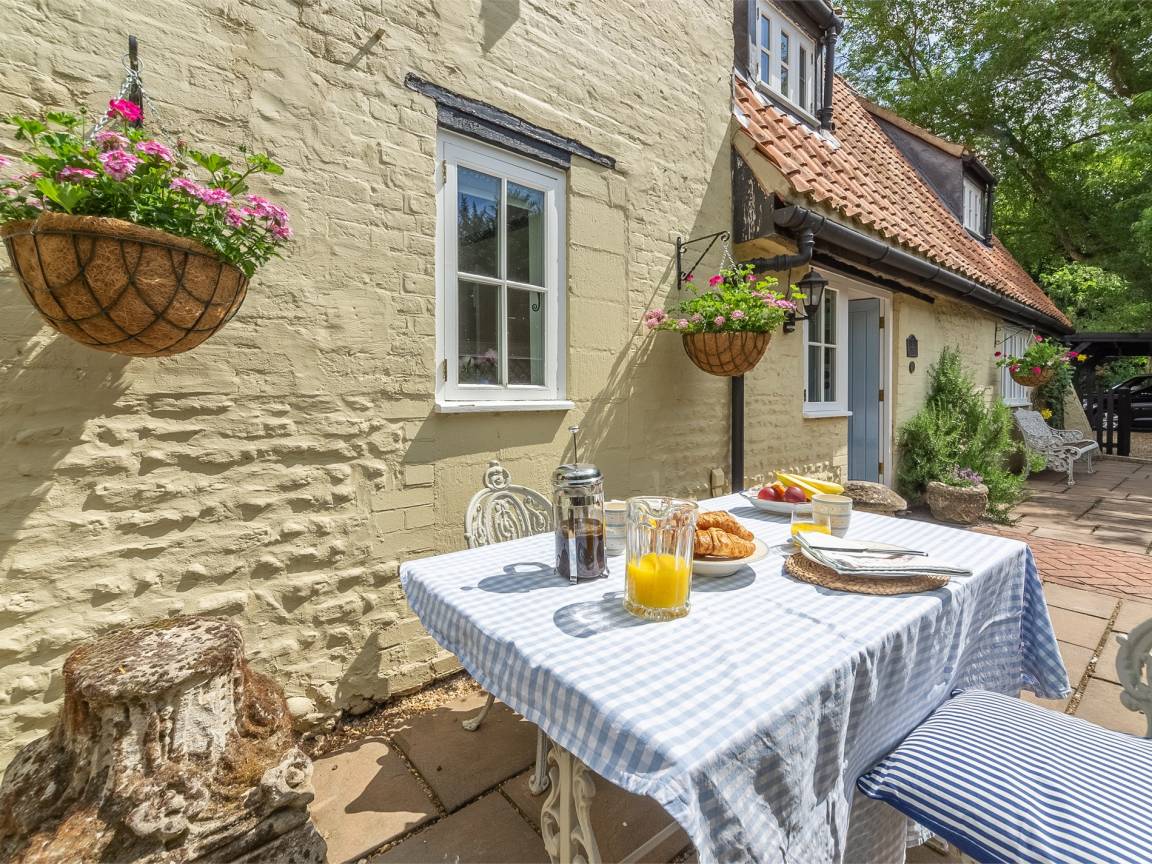Cottage ∙ 2 Bedrooms ∙ 2 Guests - Burnham Market