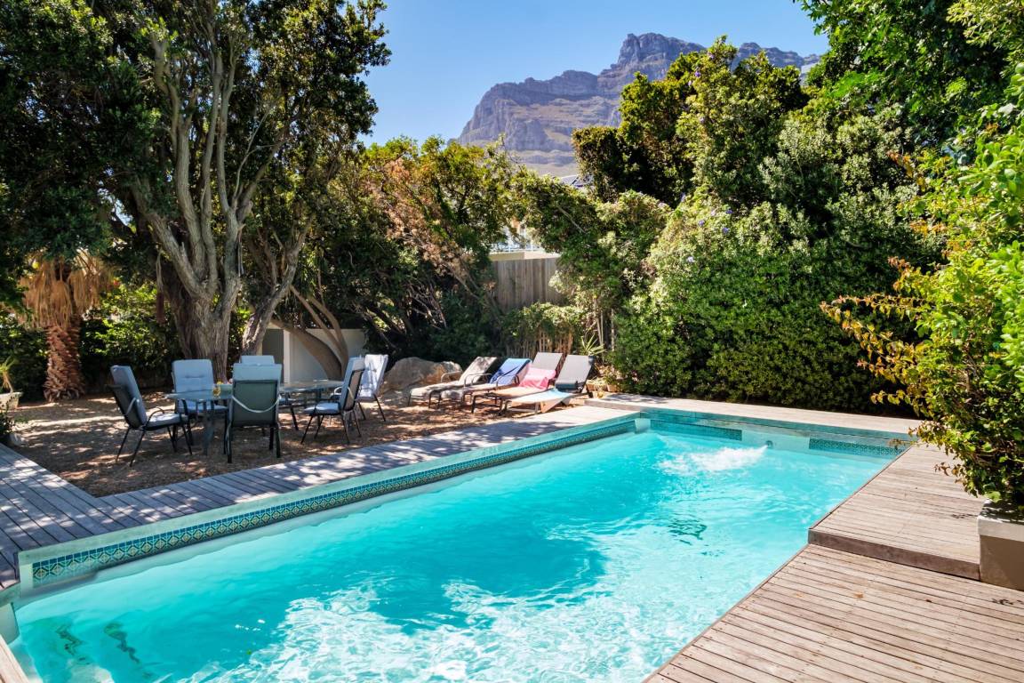 Villa ∙ 5 Bedrooms ∙ 10 Guests - Camps Bay