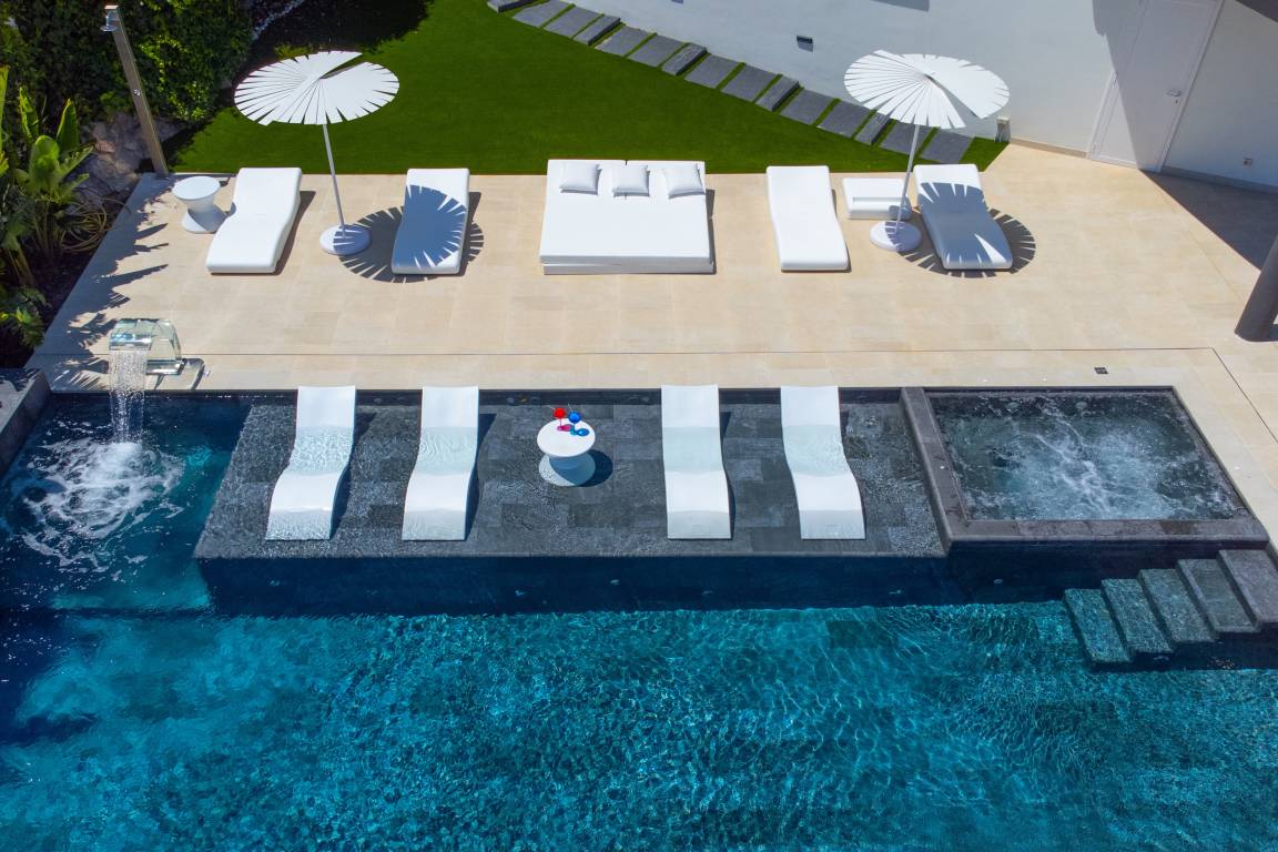 600 M² Villa ∙ 5 Schlafzimmer ∙ 11 Gäste - Badalona