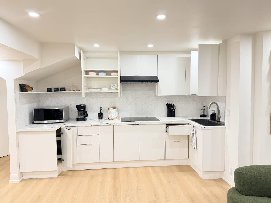 93 M² Apartment ∙ 1 Bedroom ∙ 2 Guests - Oshawa