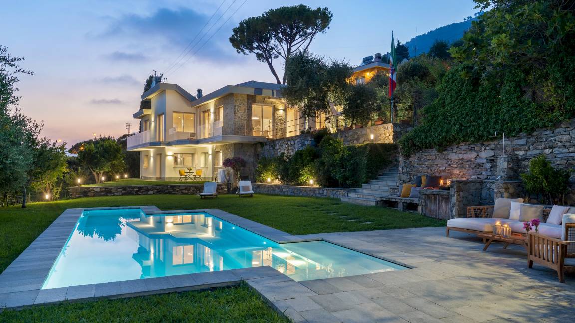 400 M² Villa ∙ 5 Slaapkamers ∙ 12 Gasten - Camogli