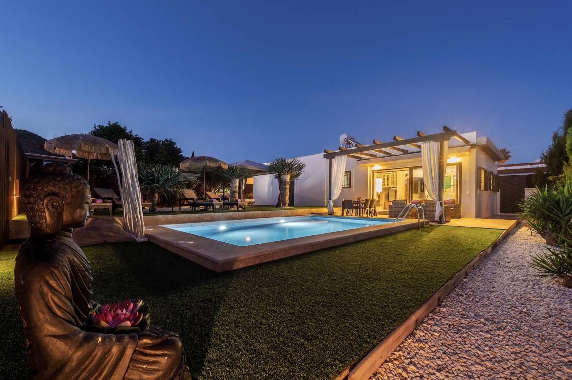 180 M² Villa ∙ 3 Habitaciones ∙ 6 Huéspedes - Ibiza