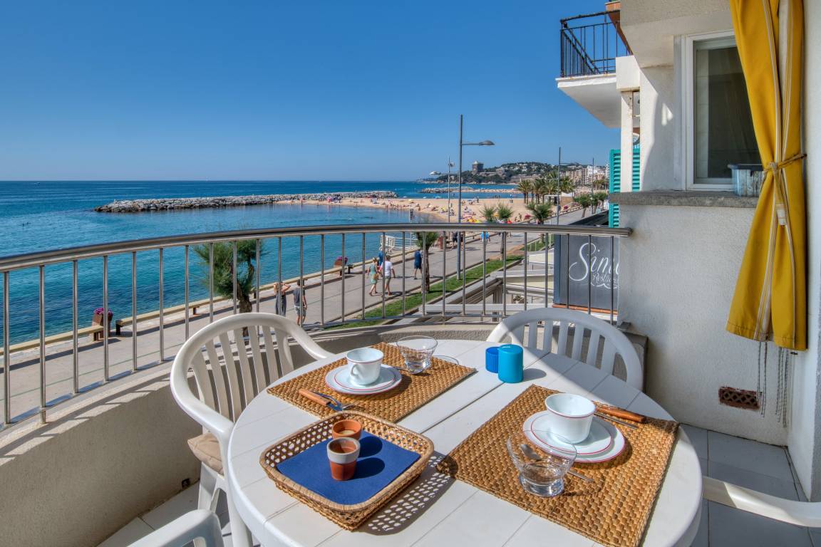 80 M² Appartement ∙ 3 Chambres ∙ 6 Personnes - Palamós