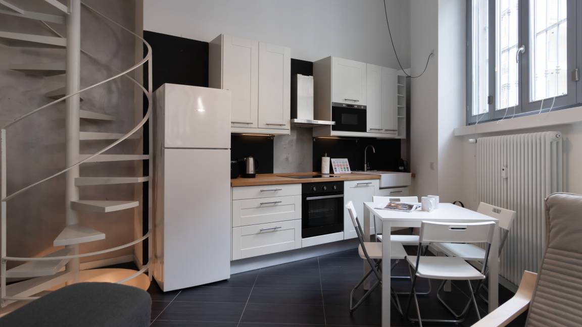 70 M² Apartamento ∙ 2 Quartos ∙ 6 Hóspedes - Milão