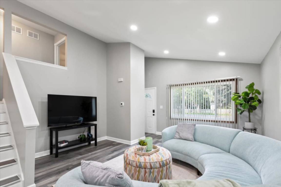159 M² House ∙ 3 Bedrooms ∙ 6 Guests - West Chicago, IL