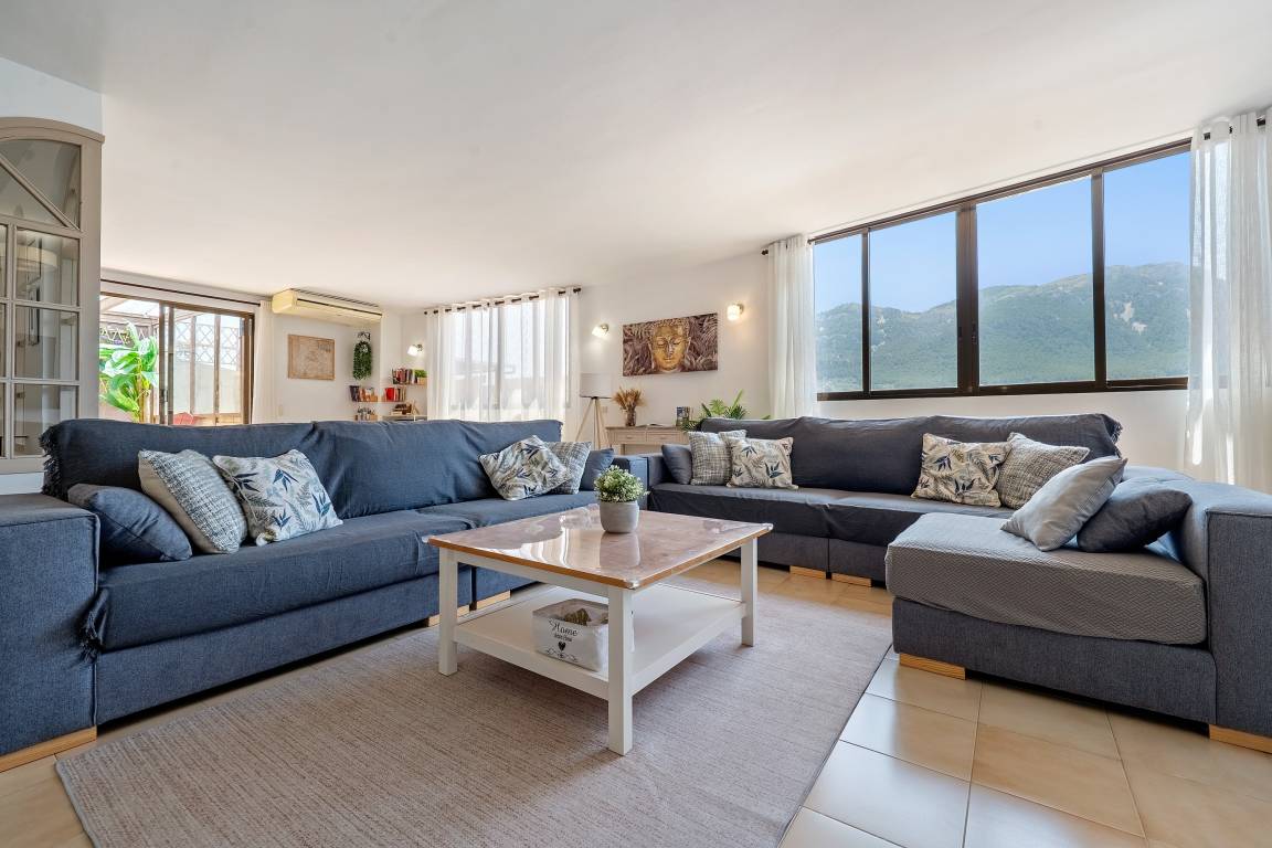 280 M² House ∙ 4 Bedrooms ∙ 14 Guests - Bot