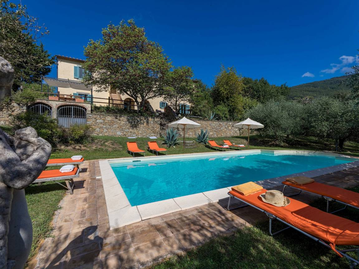 200 M² Villa ∙ 4 Schlafzimmer ∙ 8 Gäste - Cortona