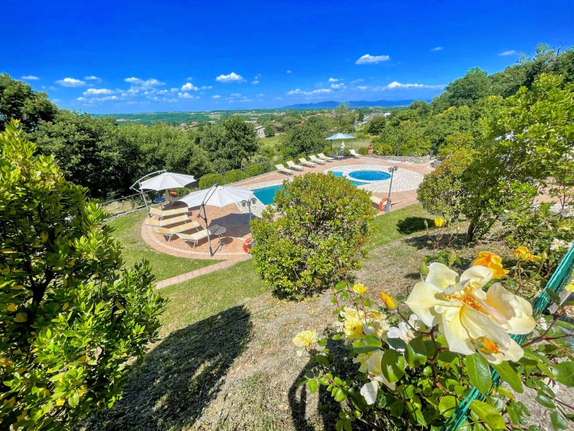 700 M² Villa ∙ 10 Bedrooms ∙ 24 Guests - Bolsena