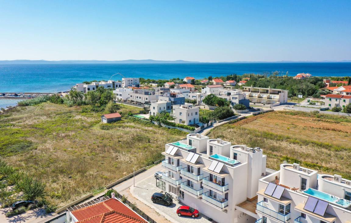 220 M² House ∙ 5 Bedrooms ∙ 8 Guests - Vir