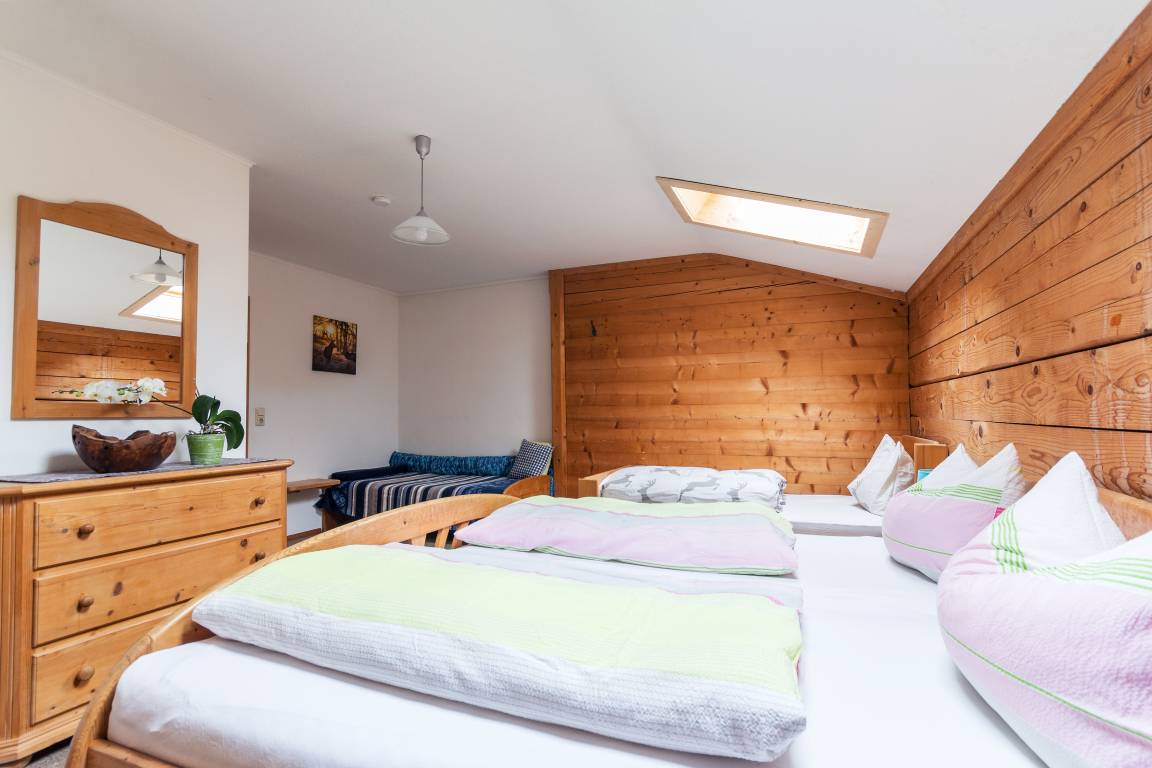 70 M² Ferienwohnung ∙ 2 Schlafzimmer ∙ 5 Gäste - Nußdorf am Inn