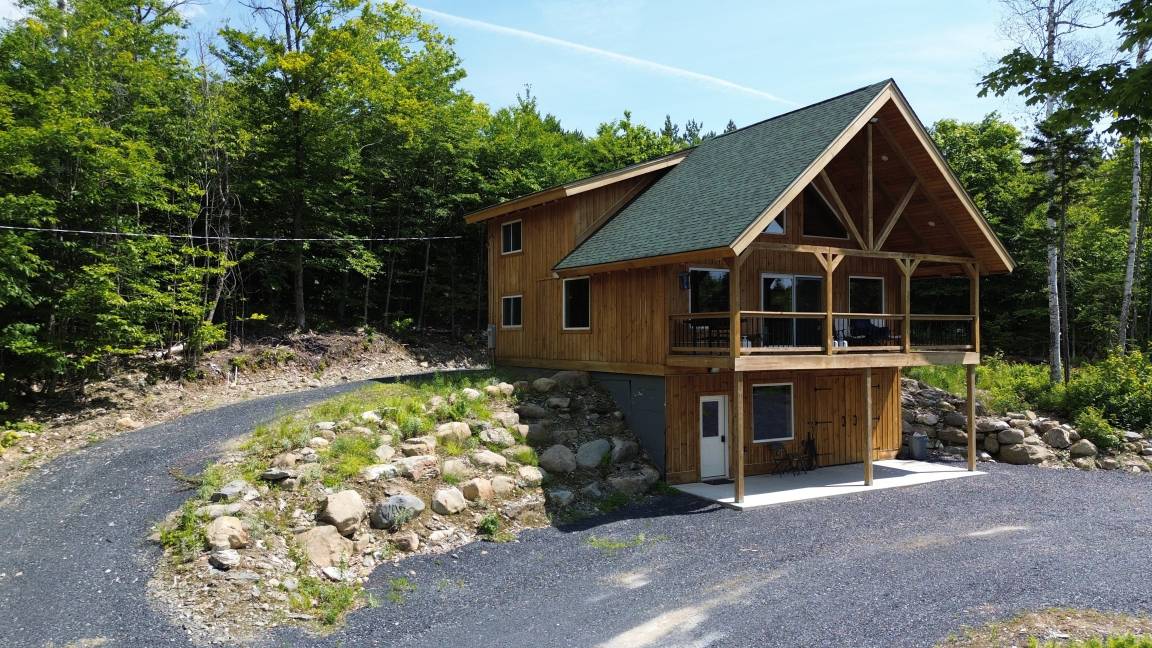 Lodge ∙ 2 Bedrooms ∙ 8 Guests - Greenville, ME
