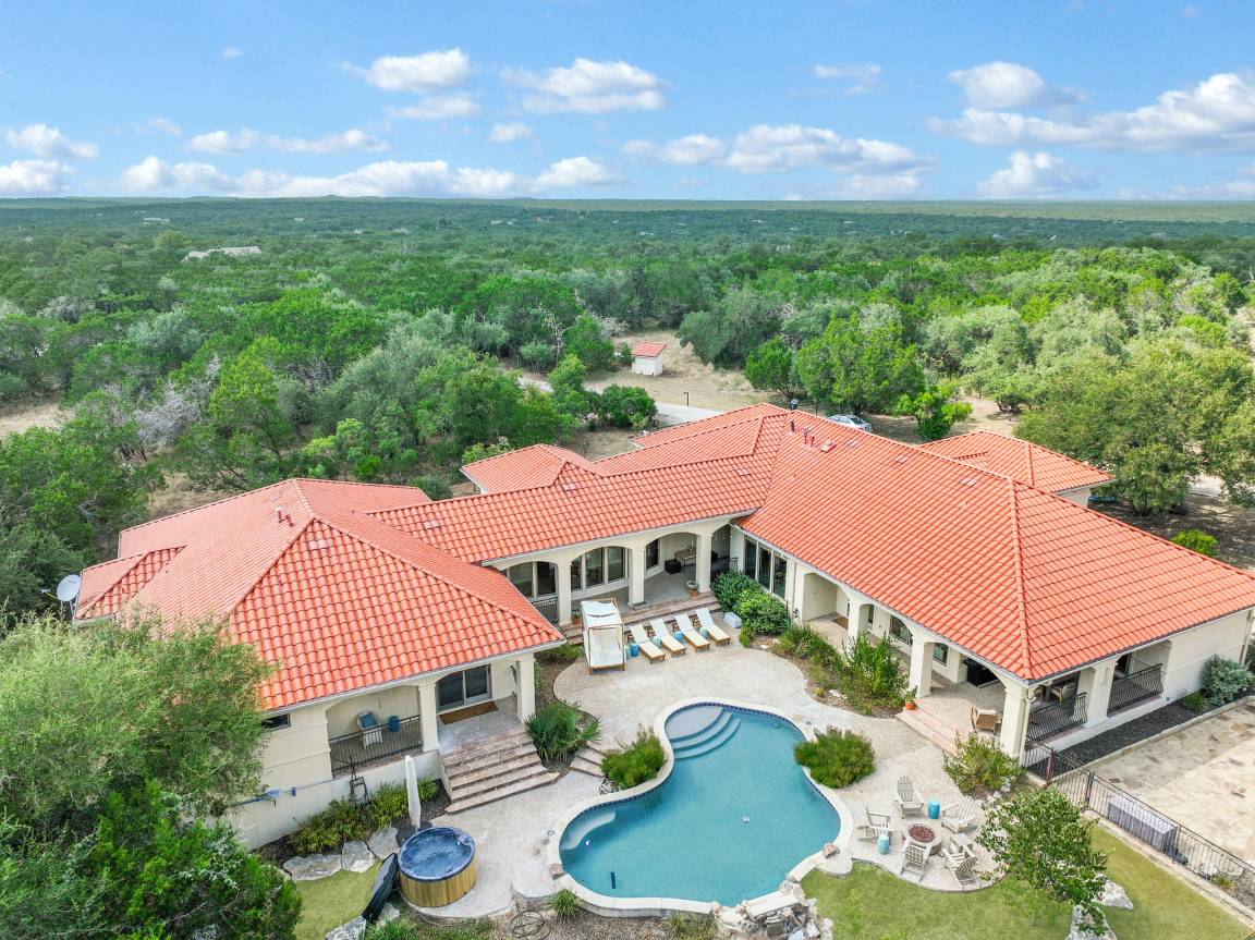 386 M² House ∙ 5 Bedrooms ∙ 12 Guests - Wimberley, TX