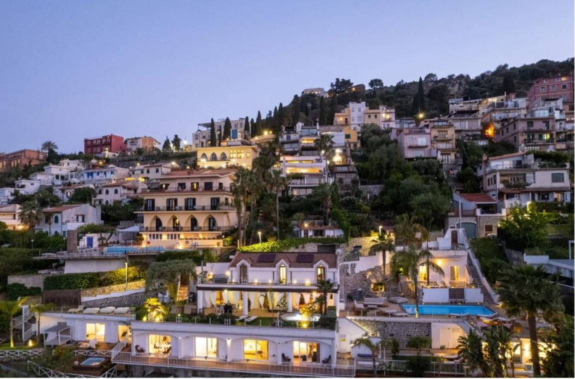 287 M² Villa ∙ 8 Schlafzimmer ∙ 16 Gäste - Taormina