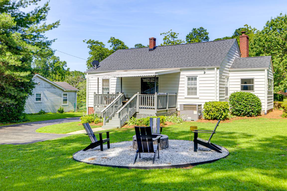 120 M² House ∙ 3 Bedrooms ∙ 6 Guests - Greer, SC