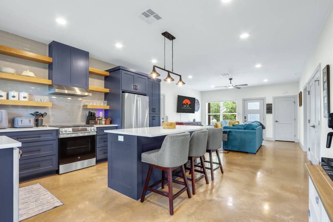 140 M² Cabin ∙ 2 Bedrooms ∙ 8 Guests - Marble Falls, TX