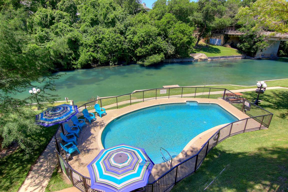 89 M² Apartment ∙ 2 Bedrooms ∙ 6 Guests - New Braunfels, TX