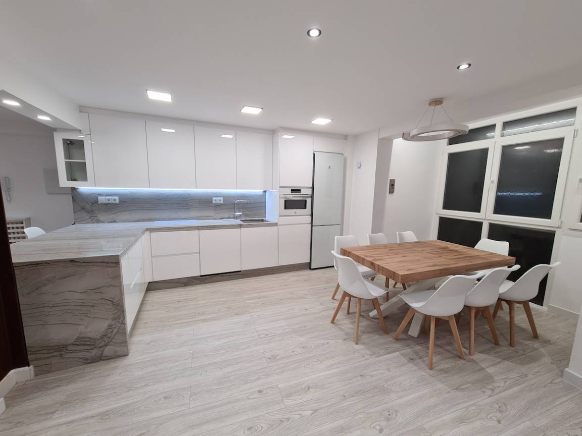 120 M² Appartement ∙ 4 Slaapkamers ∙ 8 Gasten - Gijón