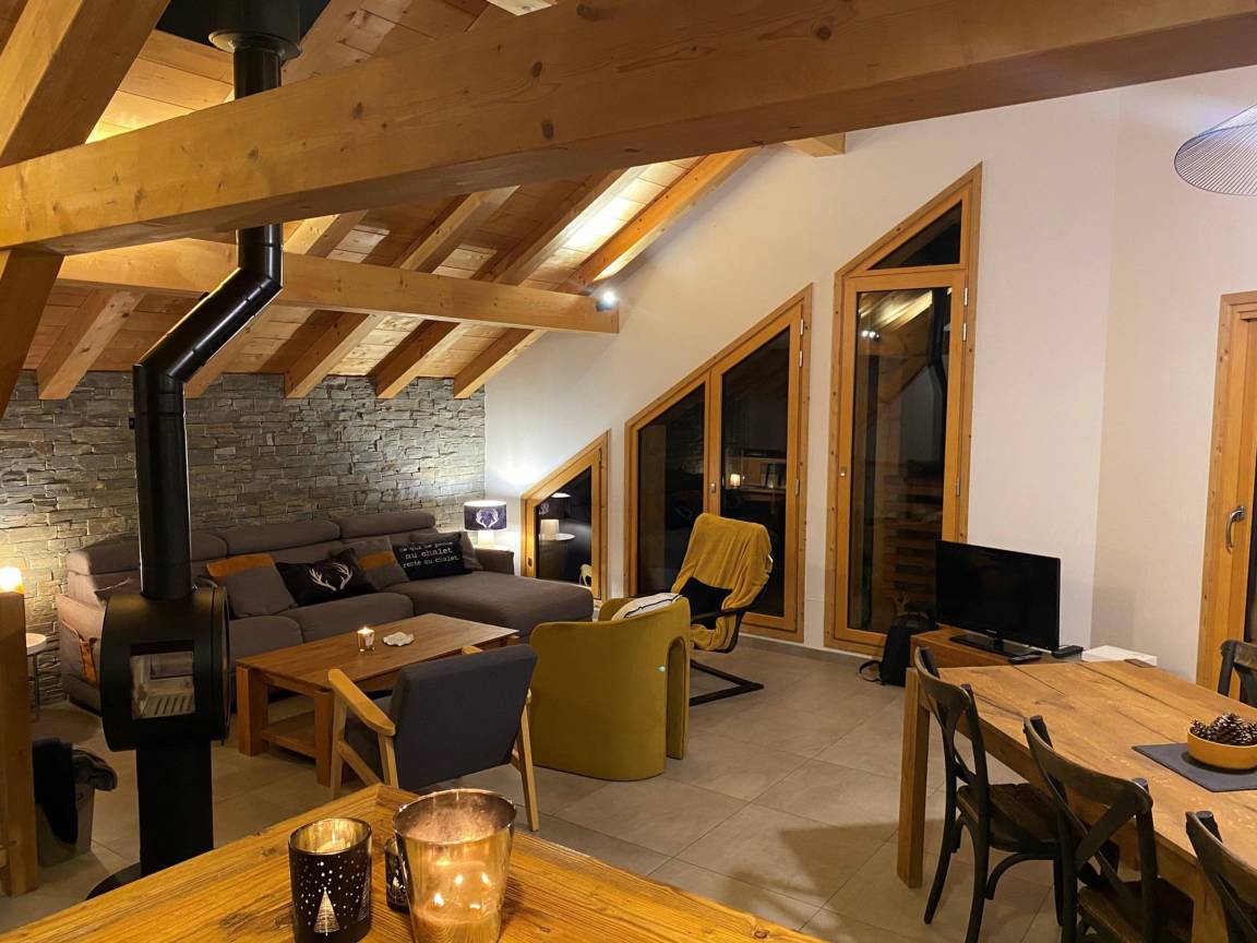 120 M² Chalet ∙ 3 Bedrooms ∙ 8 Guests - Valloire