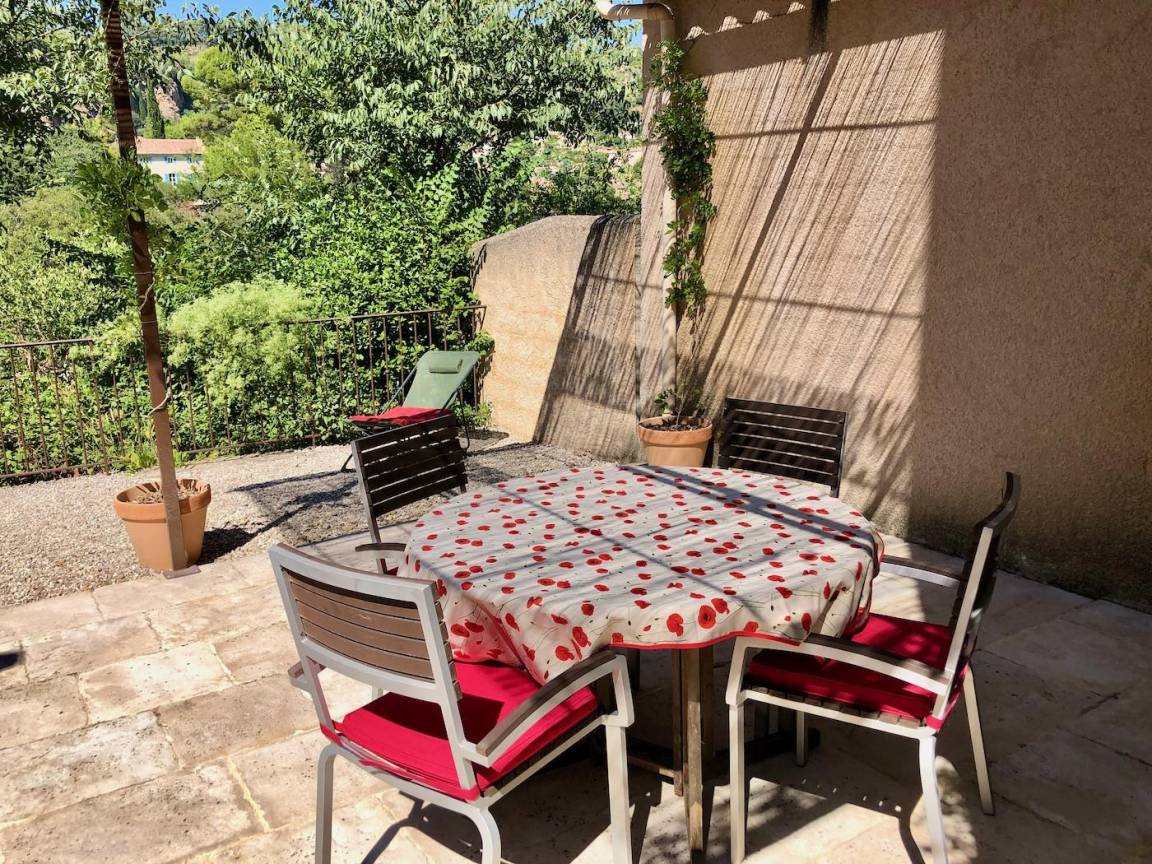 75 M² Apartamento ∙ 2 Habitaciones ∙ 4 Huéspedes - Cotignac