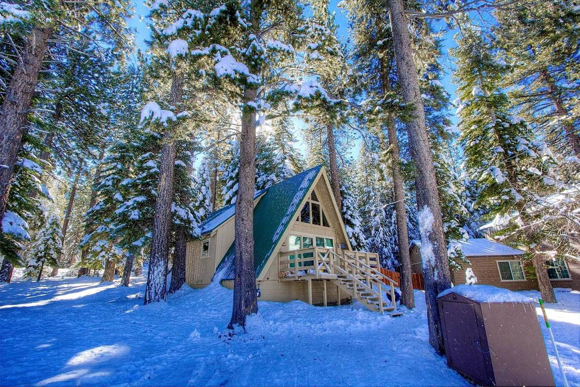 Cabin ∙ 3 Bedrooms ∙ 6 Guests - South Lake Tahoe, CA