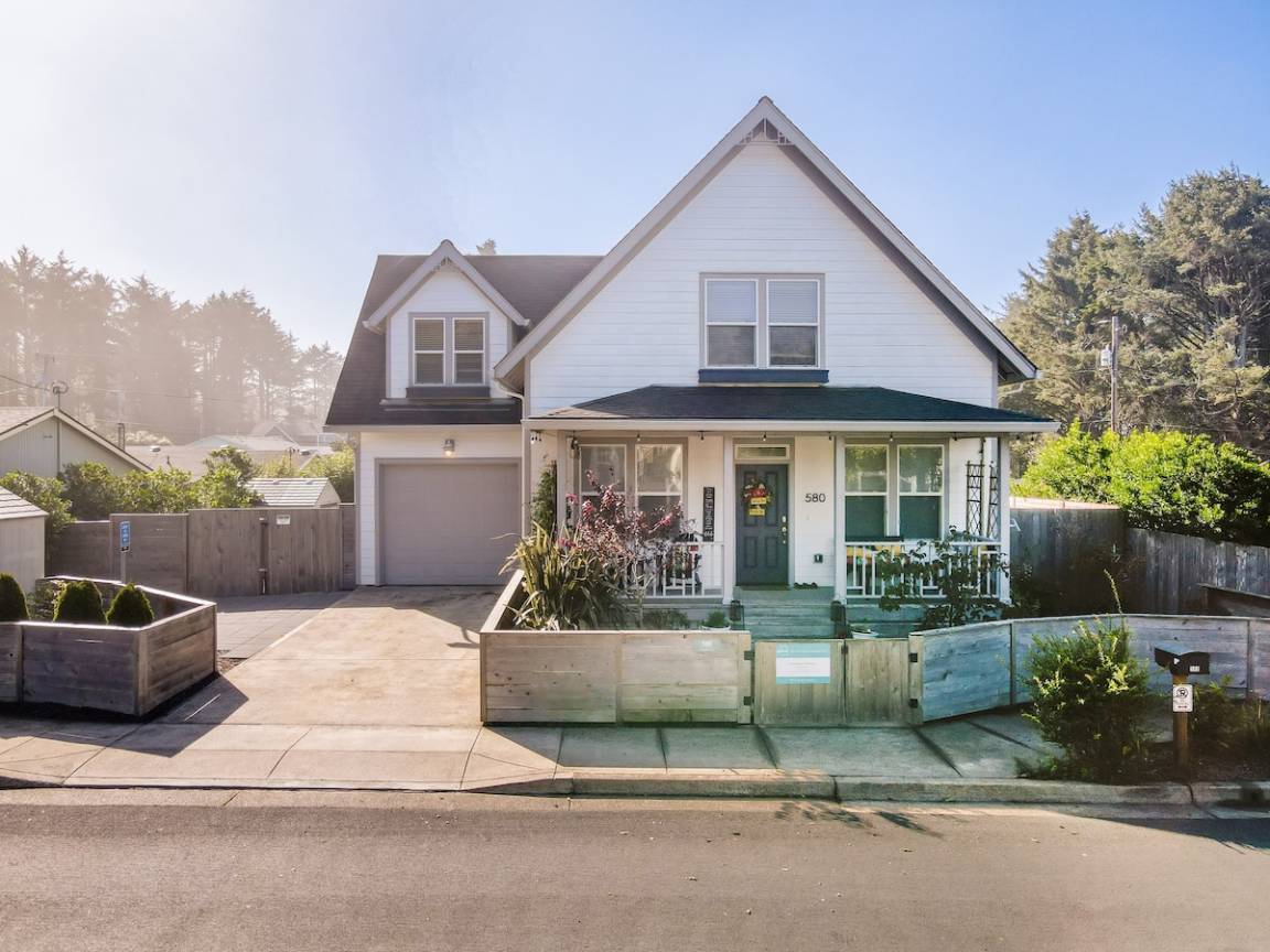 166 M² House ∙ 3 Bedrooms ∙ 8 Guests - Lincoln City, OR