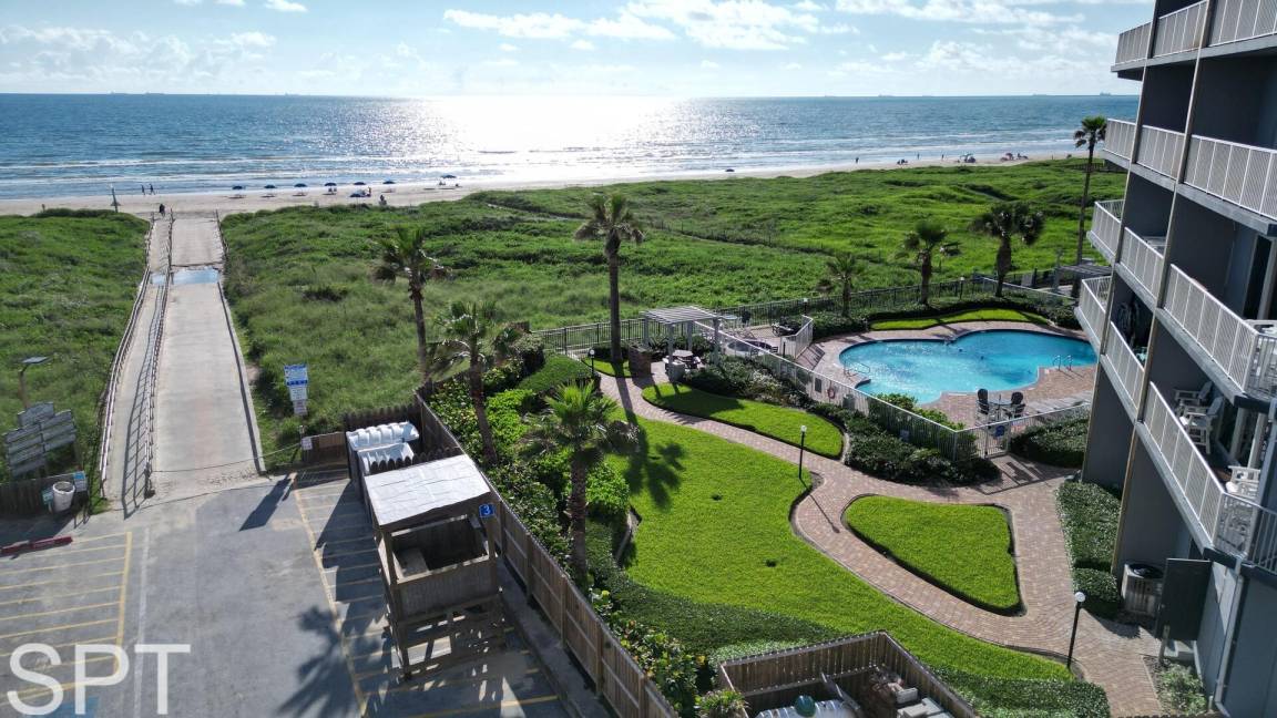 Condo ∙ 2 Bedrooms ∙ 6 Guests - Port Isabel, TX