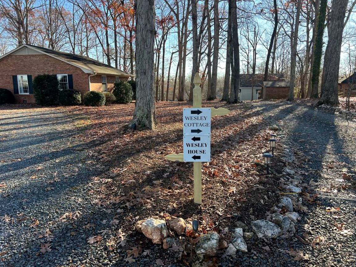 House ∙ 3 Bedrooms ∙ 6 Guests - Wesley Chapel, NC