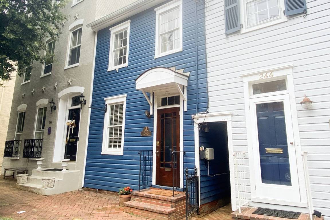 Historic Downtown Annapolis Gem Steps To Usna And Main St With Private Patio And Parking - Annapolis, MD