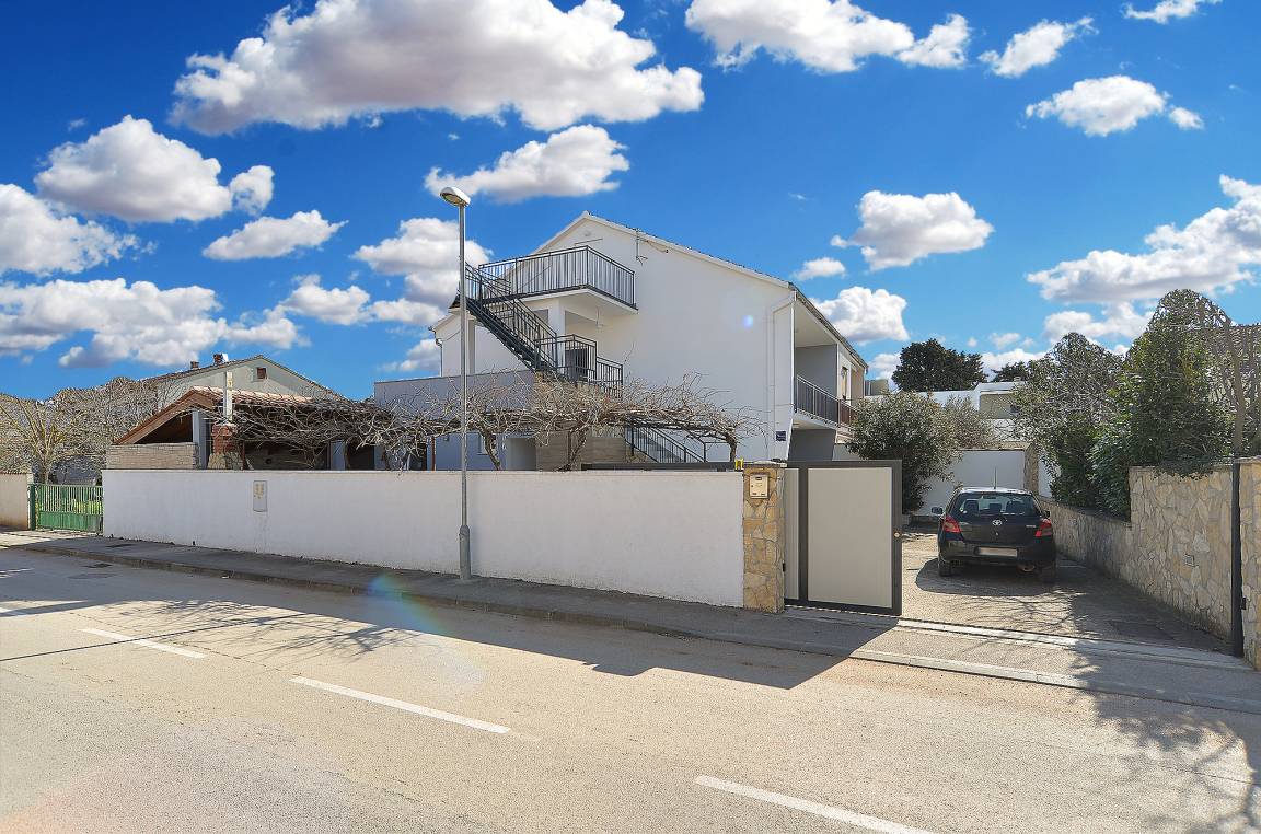 90 M² Ferienwohnung ∙ 3 Schlafzimmer ∙ 7 Gäste - Premantura