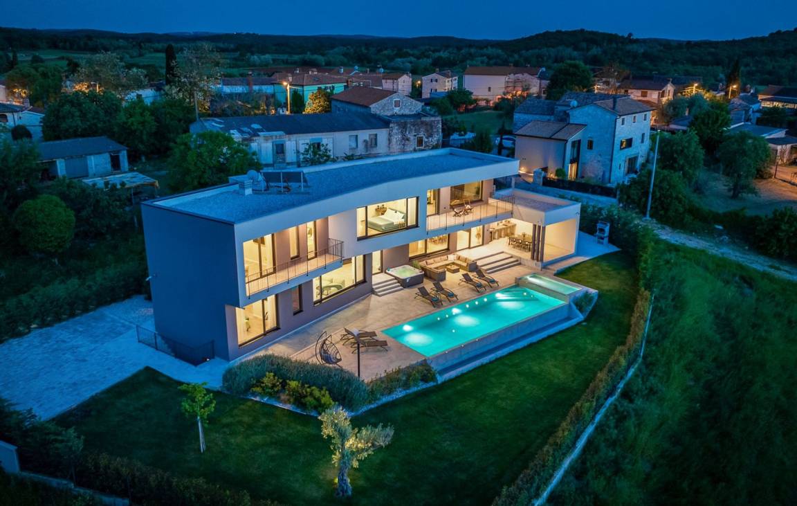 323 M² Villa ∙ 4 Bedrooms ∙ 8 Guests - Vrsar