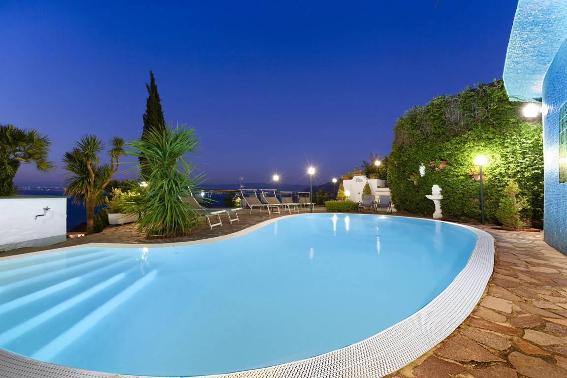 210 M² Villa ∙ 5 Chambres ∙ 12 Personnes - Sorrente
