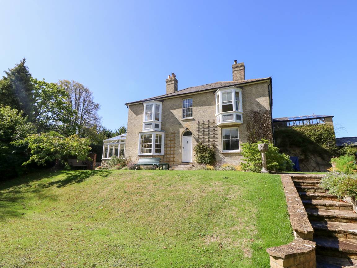 Cottage ∙ 4 Bedrooms ∙ 8 Guests - Colwell Bay