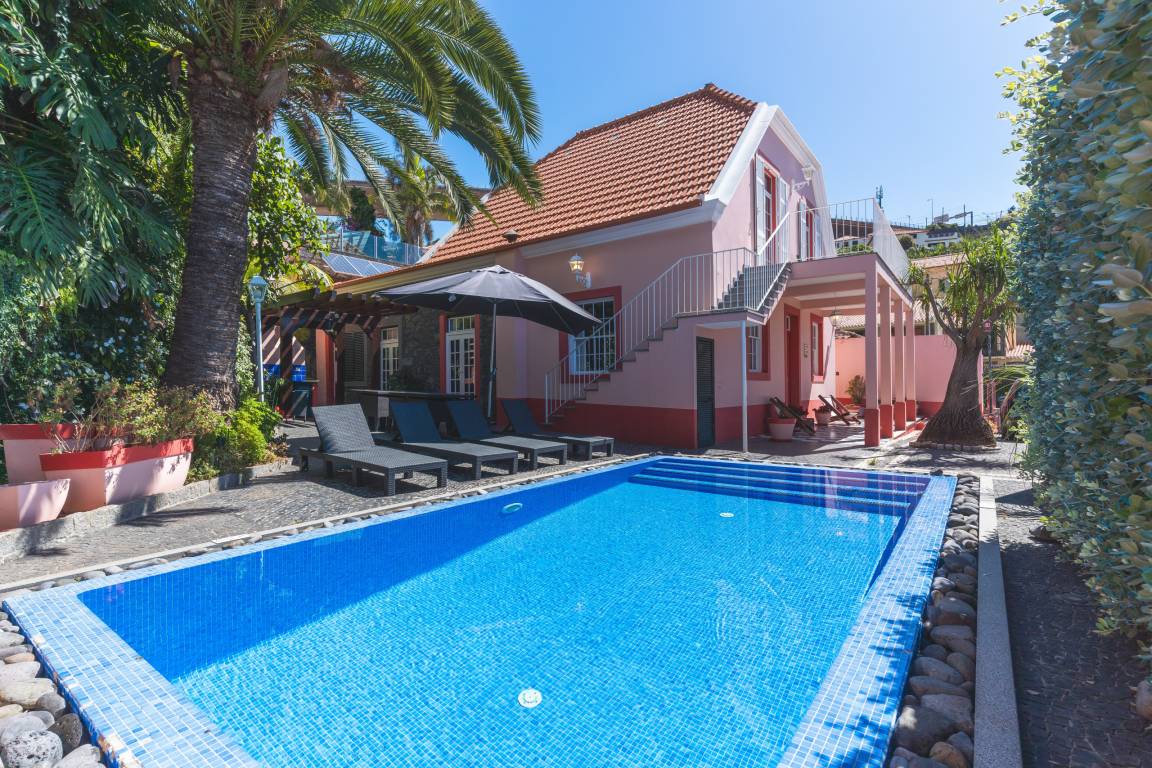 150 M² Villa ∙ 4 Chambres ∙ 8 Personnes - Funchal