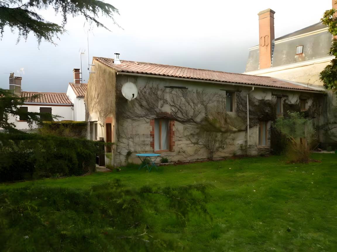 93 M² Maison De Vacances ∙ 3 Chambres ∙ 8 Personnes - Mervent