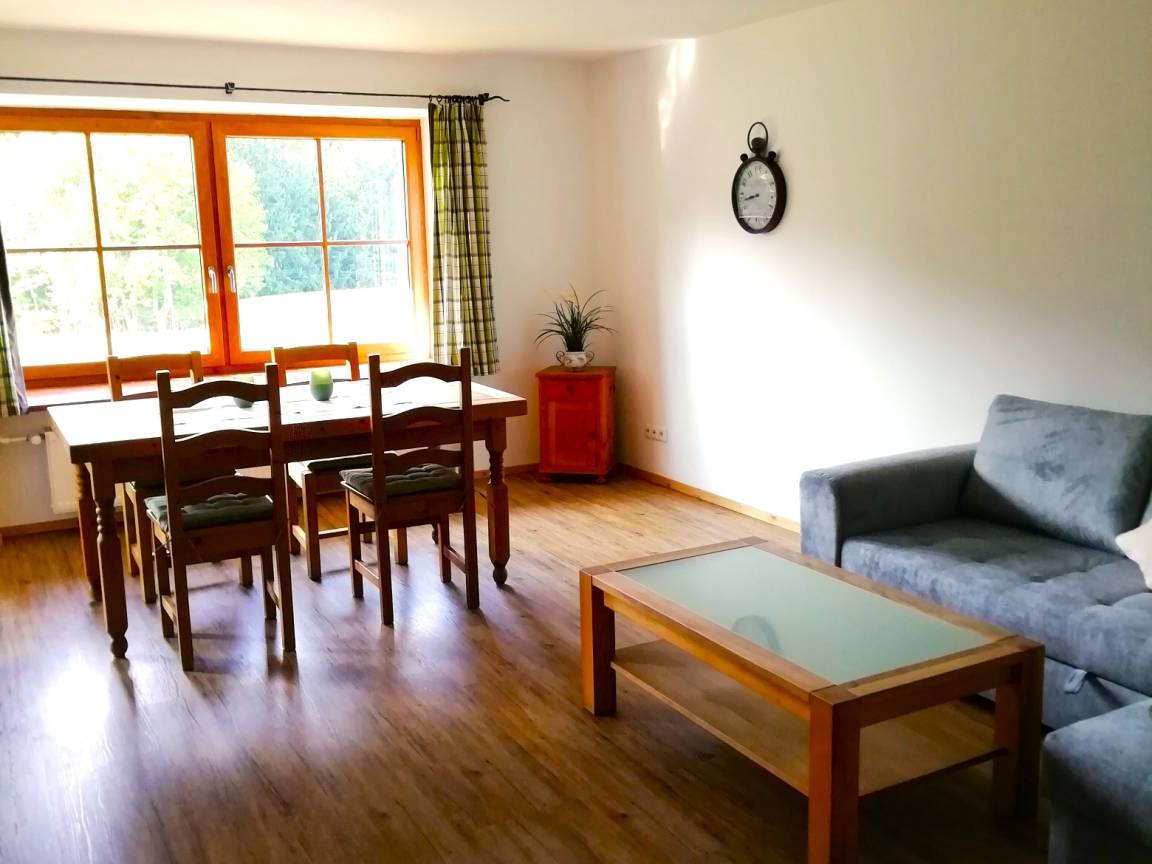100 M² Ferienwohnung ∙ 2 Schlafzimmer ∙ 4 Gäste - Waging am See