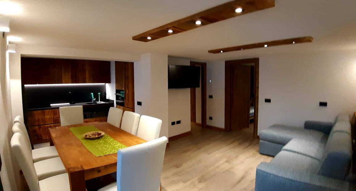 80 M² Huoneisto ∙ 2 Makuuhuonetta ∙ 8 Vierasta - Livigno