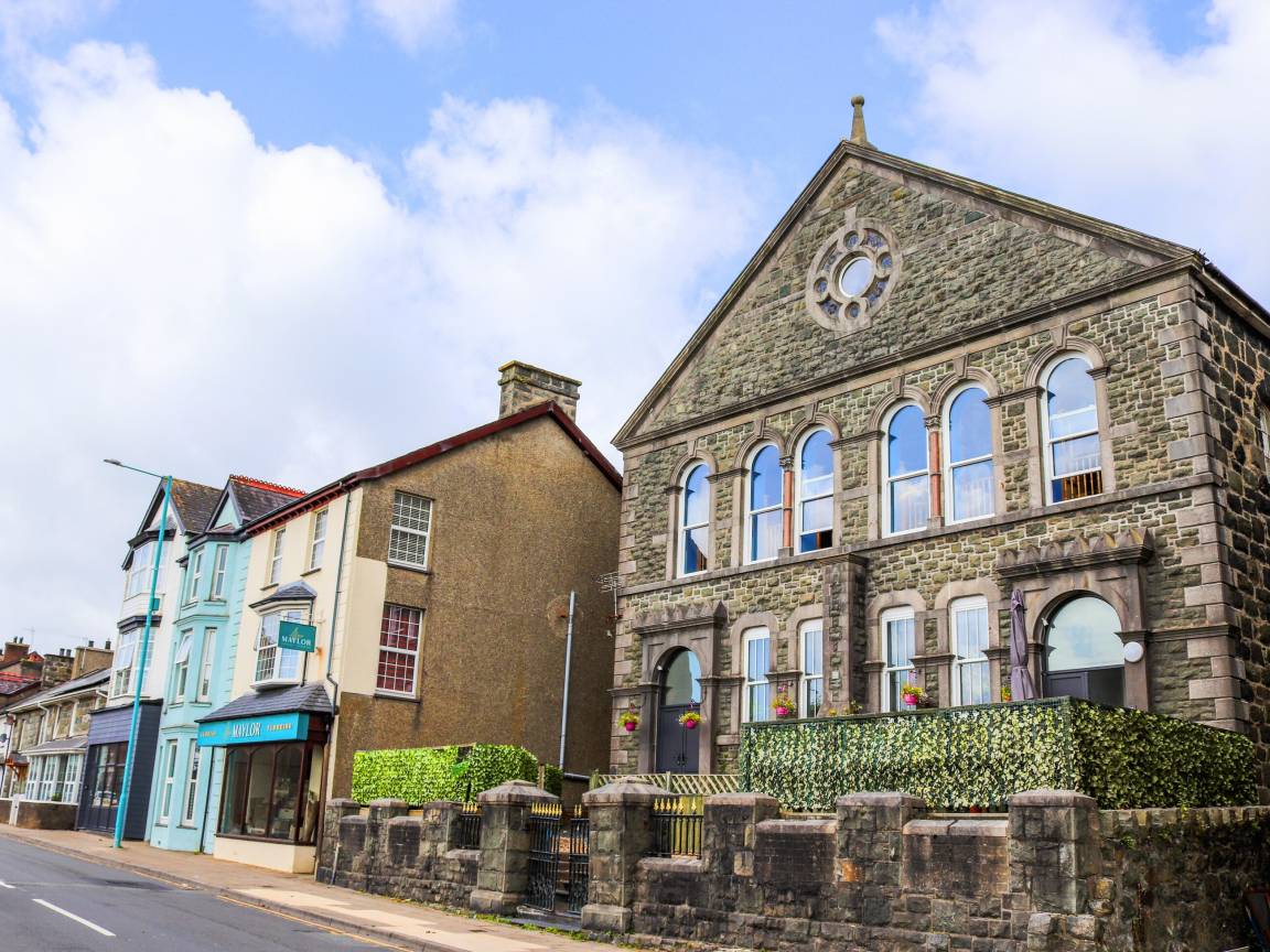 Apartment ∙ 5 Bedrooms ∙ 11 Guests - Criccieth
