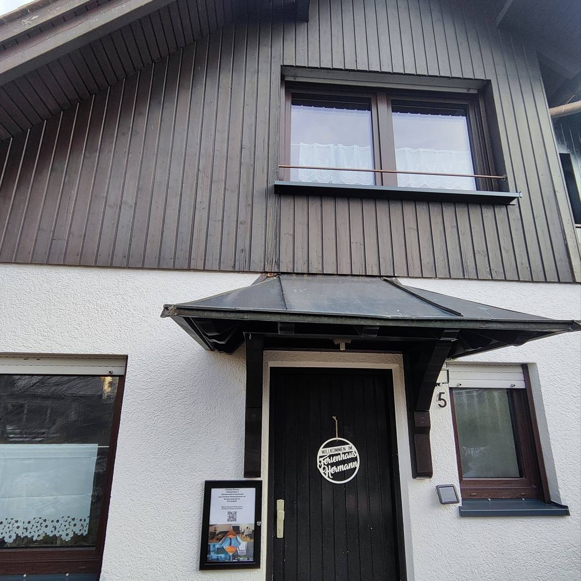 83 M² Ferienhaus ∙ 2 Schlafzimmer ∙ 8 Gäste - Simonswald