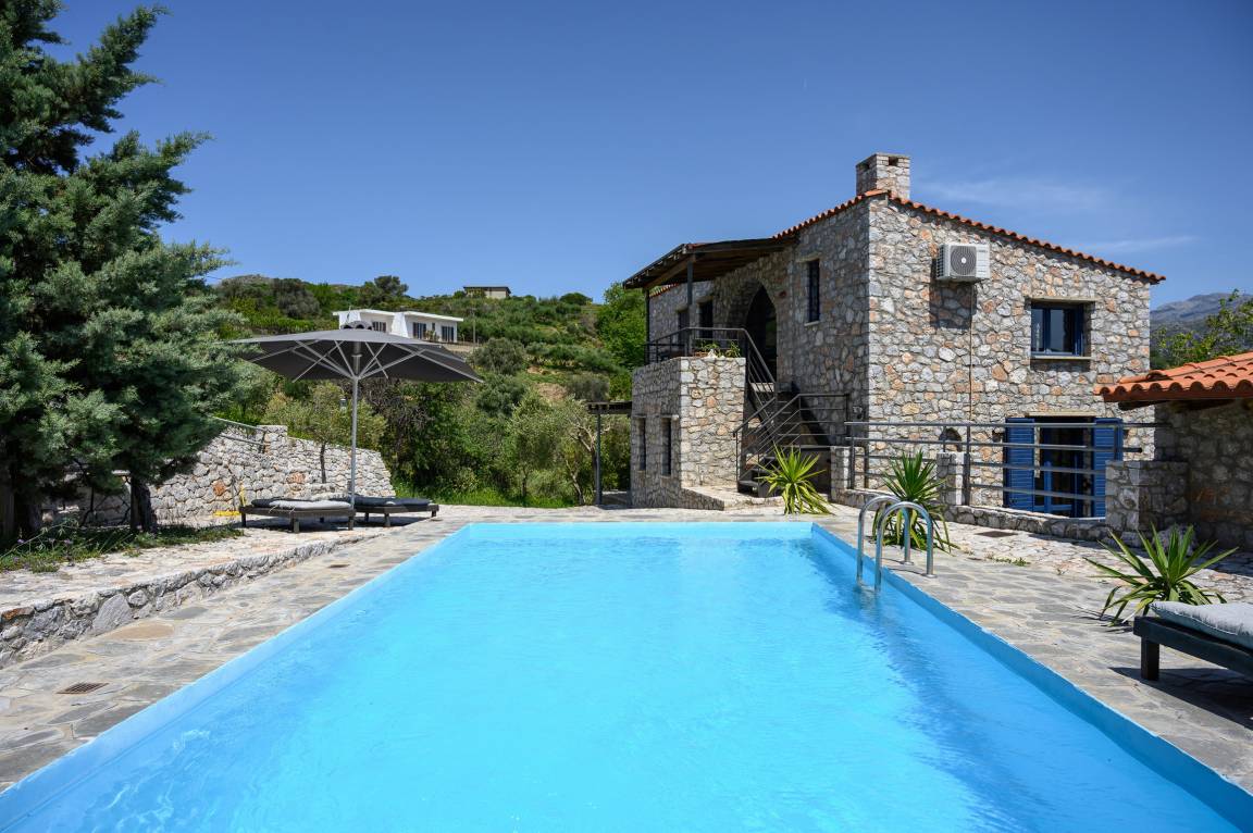 260 M² Villa ∙ 5 Bedrooms ∙ 12 Guests - Plakias