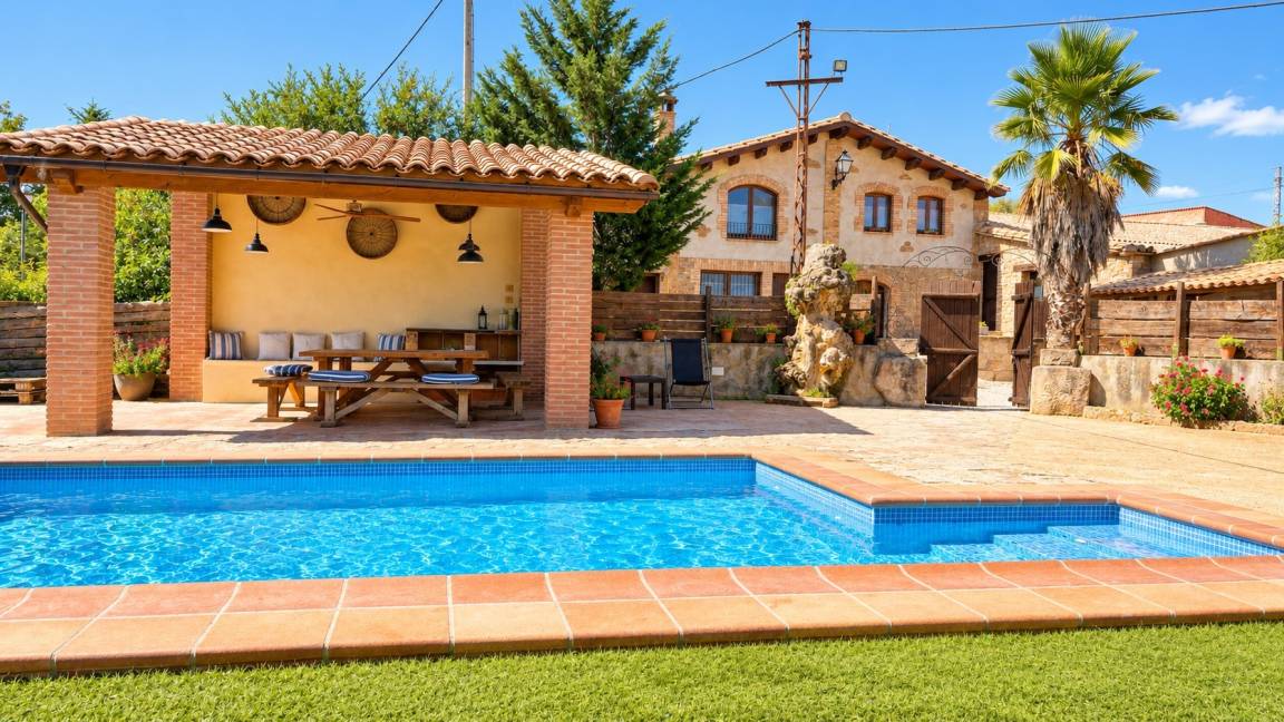 260 M² Cottage ∙ 4 Bedrooms ∙ 12 Guests - Cardona, Spain