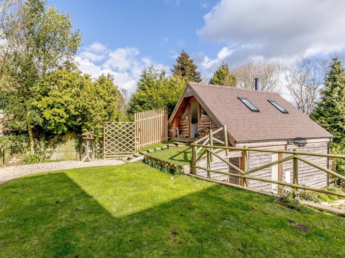 Lodge ∙ 2 Bedrooms ∙ 4 Guests - Tewkesbury