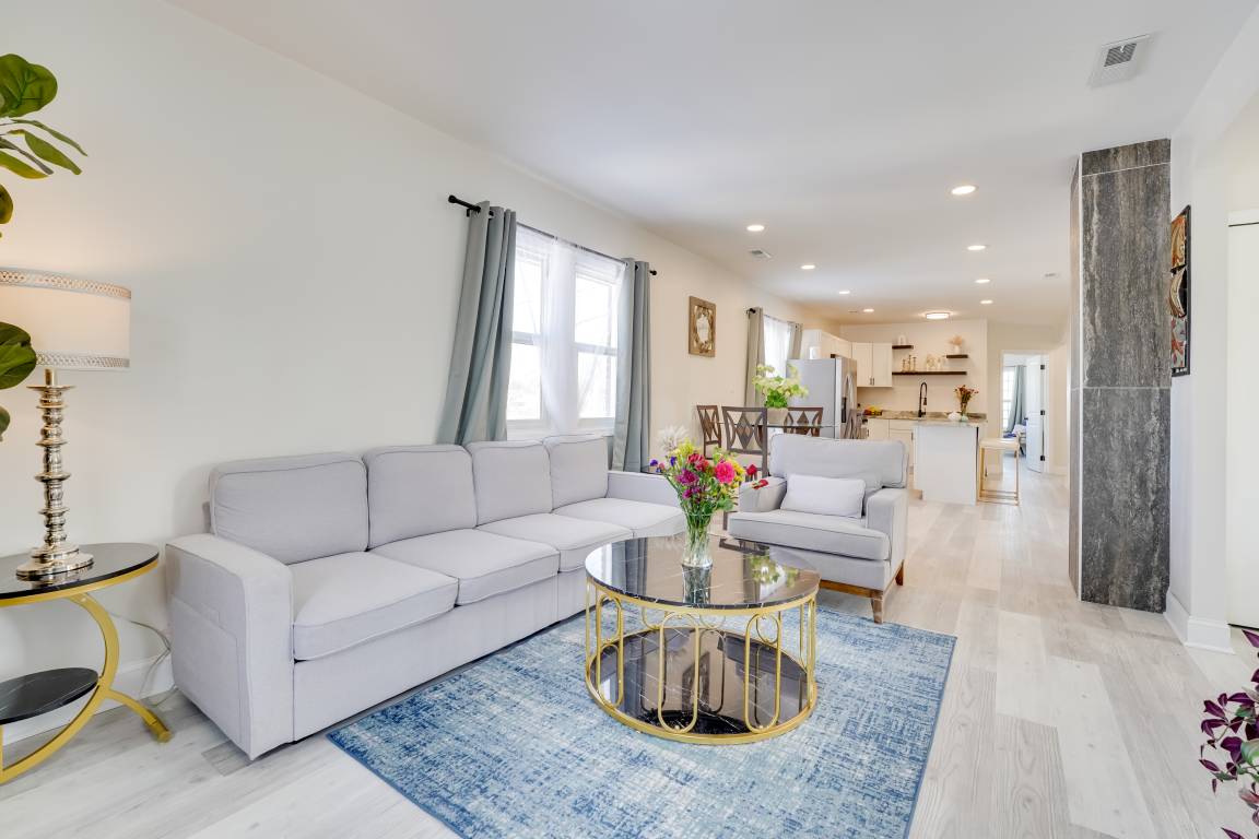 102 M² Apartment ∙ 3 Bedrooms ∙ 6 Guests - Ferndale, MI