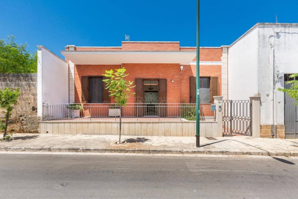 200 M² Apartment ∙ 3 Bedrooms ∙ 6 Guests - Lecce